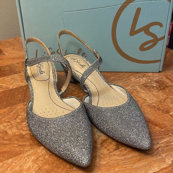Life Stride | Shoes | Nib Lifestride Soft System Pewter Minimalist Pump ...